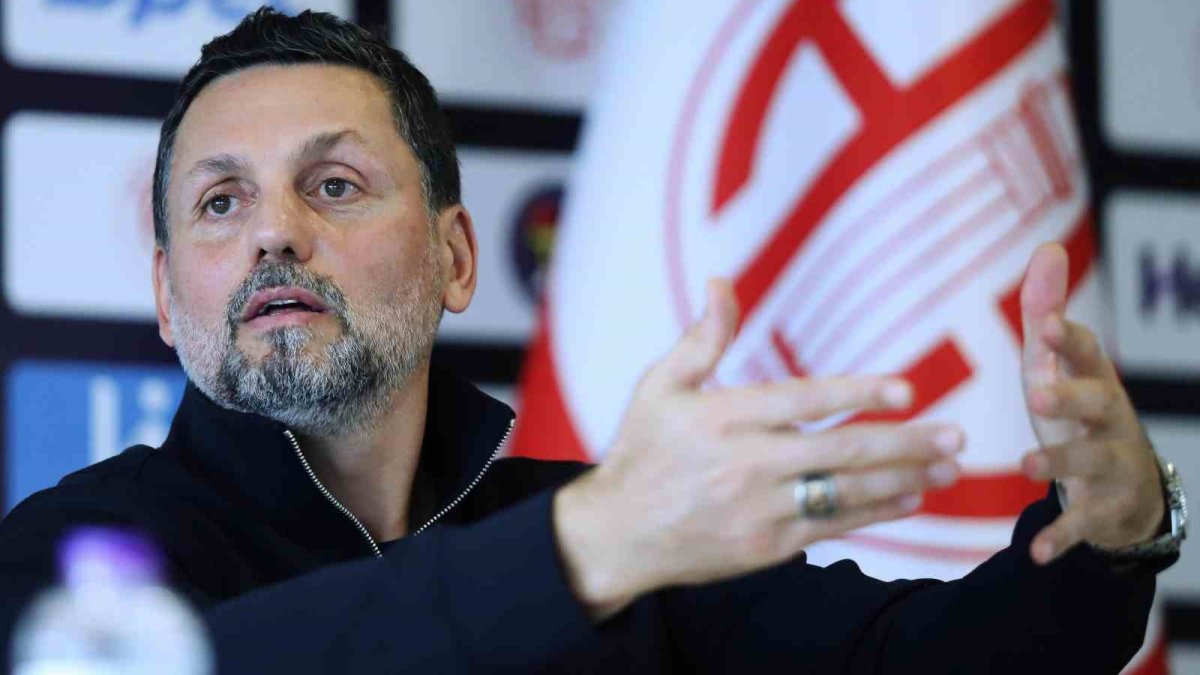 Erol Bulut'tan şok iddia: Taktik bilgiler Başakşehir'e sızdırıldı